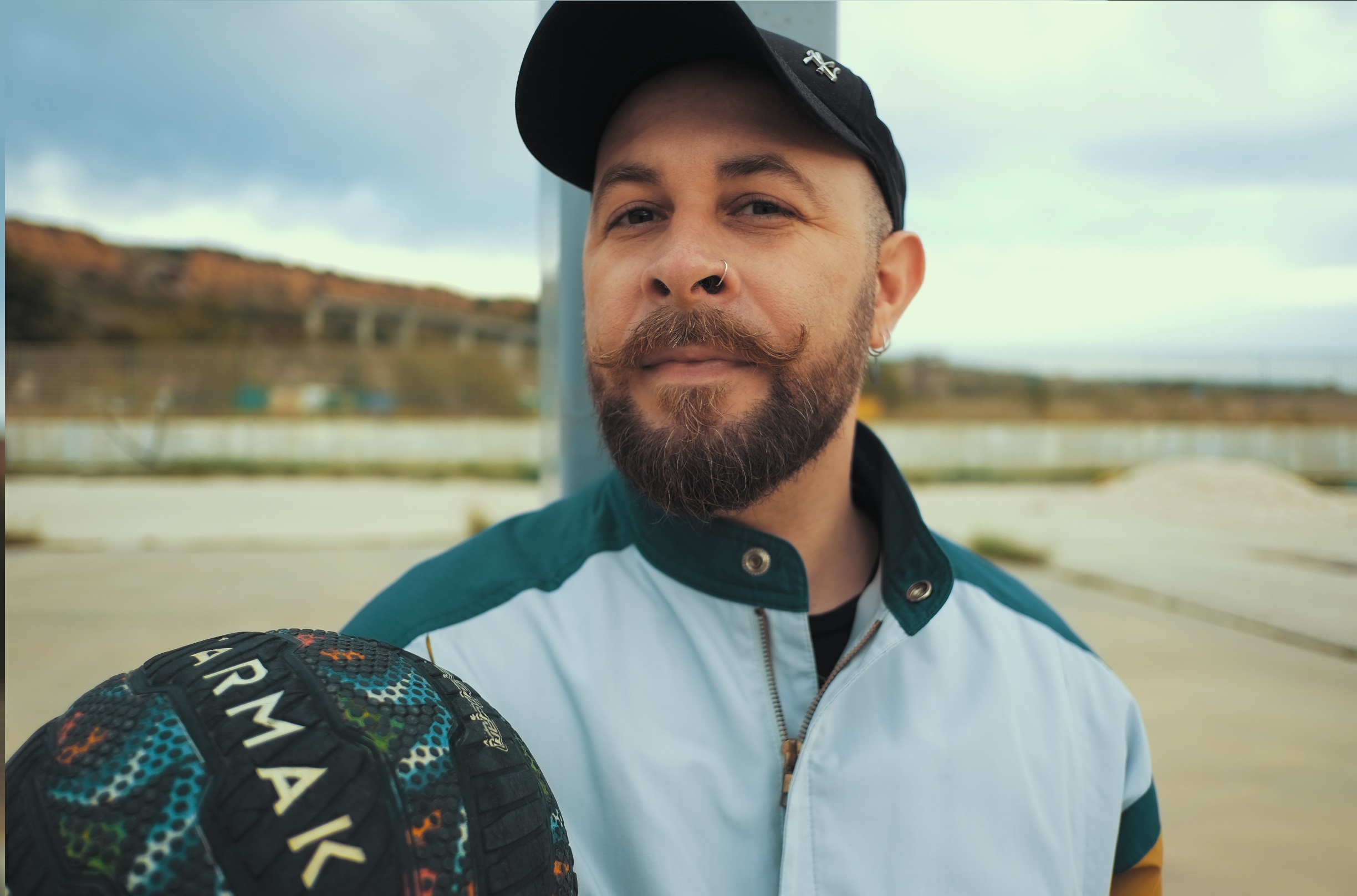 “Ciclo” è il nuovo singolo del cantautore siciliano FEYRA, in uscita in ...